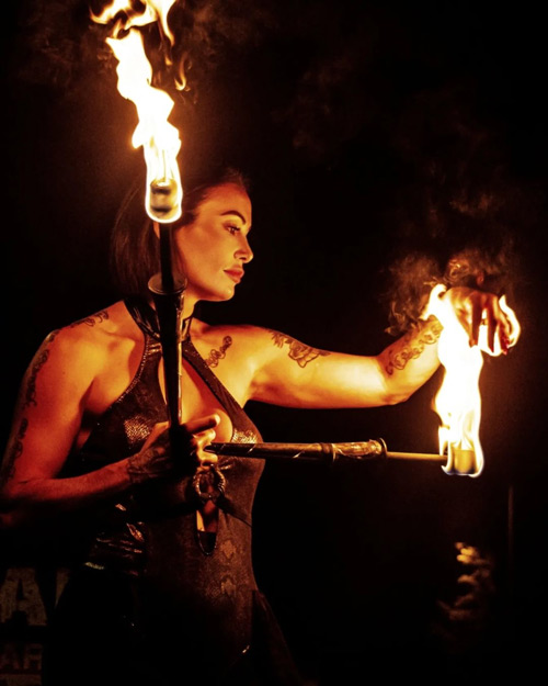 Cracheur de feu Lausanne et Vaud - Mariage et Événements - Spectacle de ...